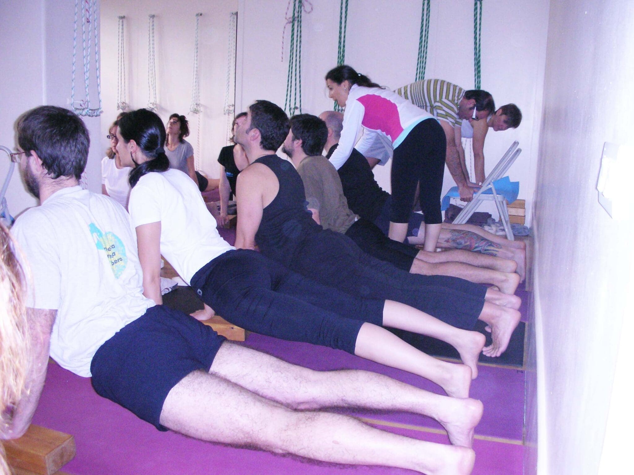 Descubre los beneficios del Yoga IYENGAR® en Barcelona les Corts ...